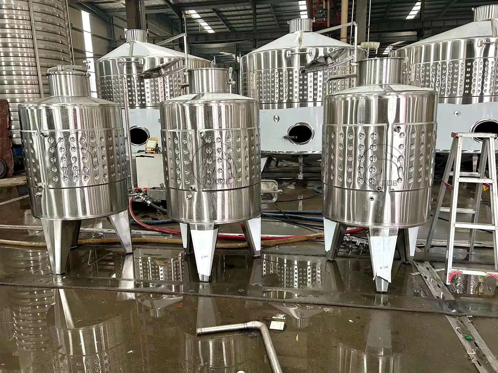 What Are the Best Red Wine Fermentation Tanks?