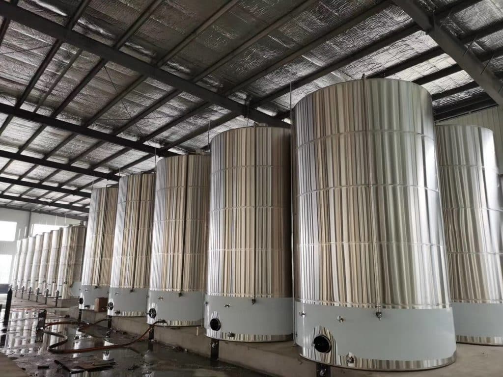 100HL Plinth Mounted Winery Tank - CHENMA
